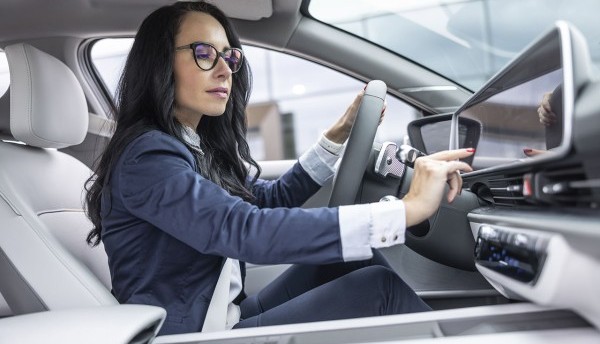 2025 Connected Car Consumer Study: Connecting the dots of connected ...